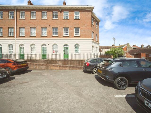 The Octagon, Taunton TA1, 2 bed flat to rent, £1,150 pcm | PrimeLocation