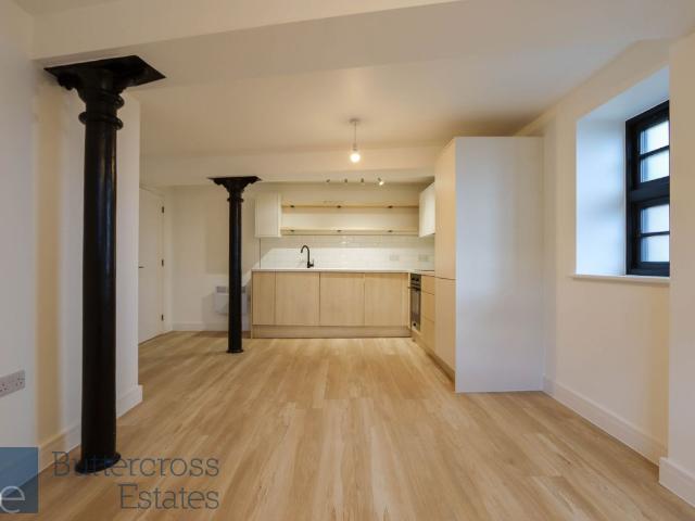 The Old Mill, Mills Drive, Farndon Road, Newark NG24, 2 bed flat to rent, £1,200 pcm | PrimeLocation
