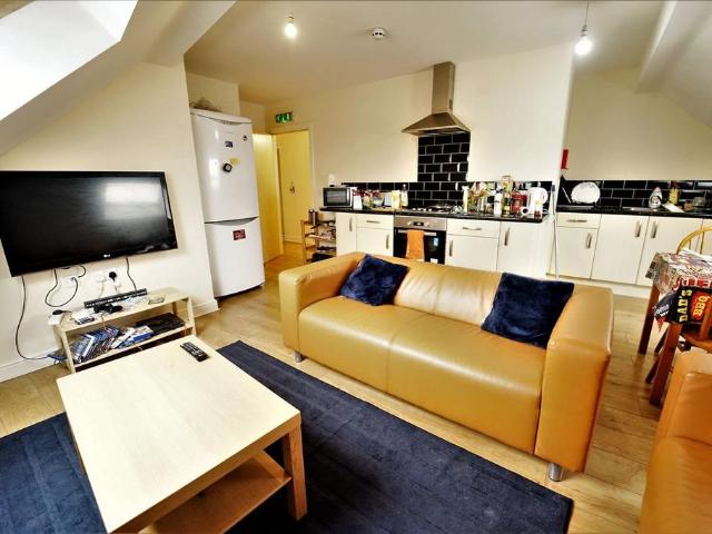 The Old Nottingham Arms, 7 Dulwich. 4 bed flat to rent £1,369 pcm £316 pw