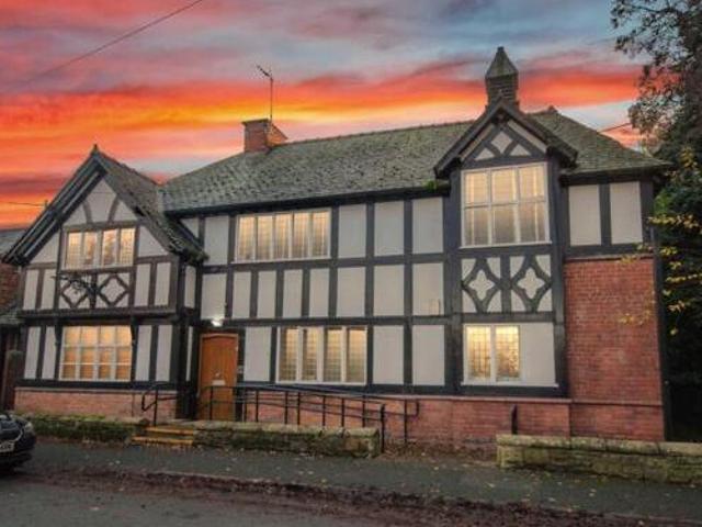 The Old Bank Apartment, Station Road, 2 Bedroom Flat