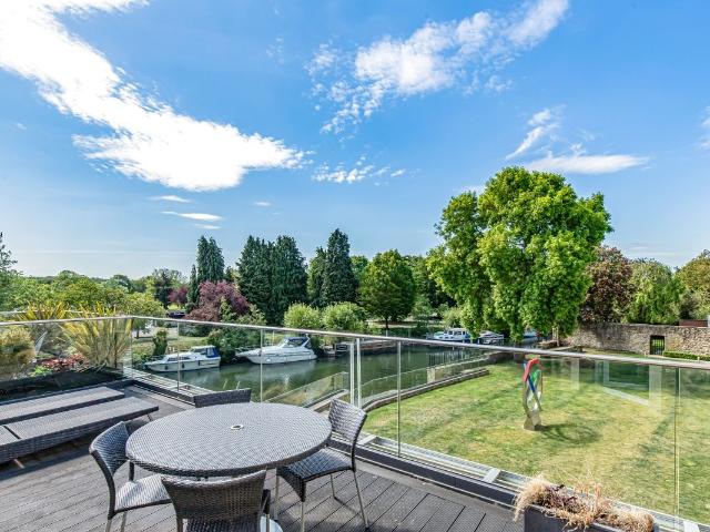 The Old Gaol, Abingdon OX14, 2 bed flat to rent, £2,250 pcm | PrimeLocation