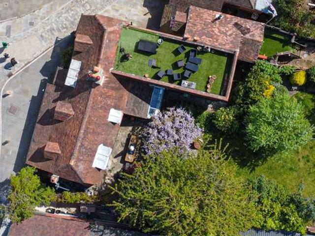 The Old House, The Square, SO31 4 bed detached house to rent £3,500 pcm £808 pw