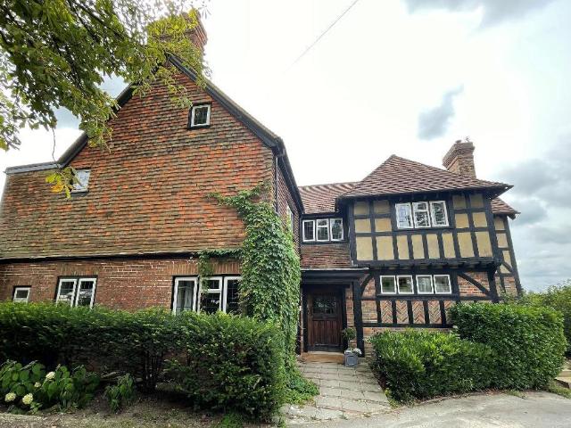 The Old Parsonage, Goudhurst, Kent. 2 bed flat to rent £1,600 pcm £369 pw