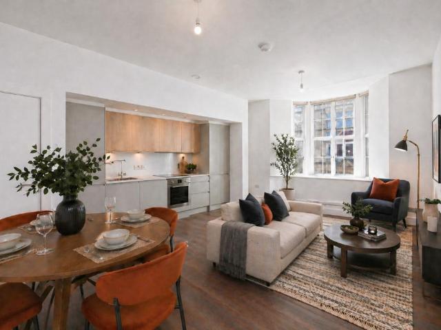 The Old Police Station East, Wood. 2 bed flat to rent £1,195 pcm £276 pw