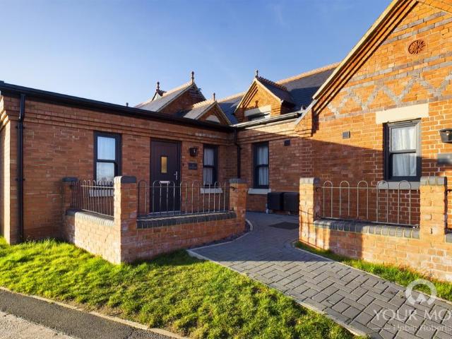 The Old School York Avenue. 2 bed flat to rent £1,195 pcm £276 pw