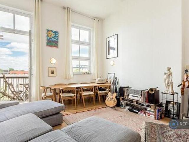 The Old School, London, 2 Bedroom Flat