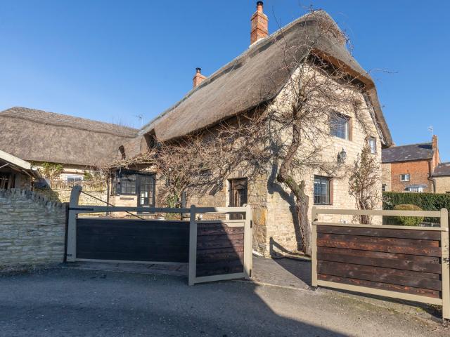 The Old Thatch, Grafton GL20 7AT Elliot Oliver