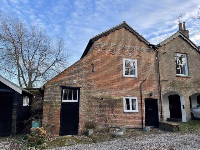 The Old Vicarage, Chilham Canterbury CT4 2 bed semi detached house to rent £1,030 pcm £238 pw