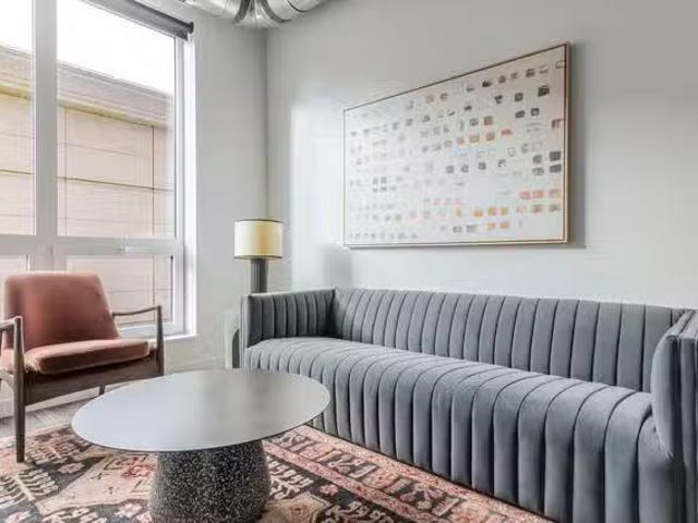 The Opal, 61 West Erie St, Near North Side 2 Bedroom 1 Bath