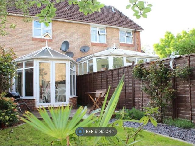 The Orchard, Virginia Water GU25, 2 bed terraced house to rent, £2,400 pcm | PrimeLocation