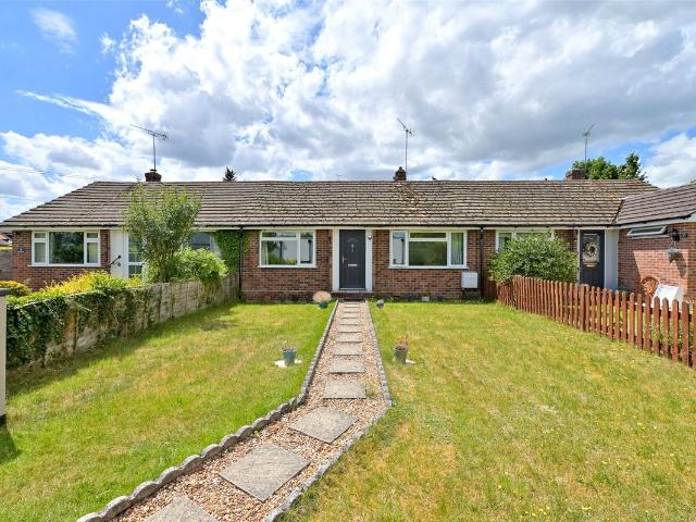 The Orchard, Marlow, Buckinghamshire SL7, 2 bed bungalow to rent, £1,750 pcm | PrimeLocation