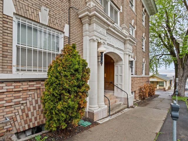 The Oxford Apartments! 1 Bedroom Apartment for Rent at 702 S Bernard St, Spokane, WA 99204 Cliff Cannon