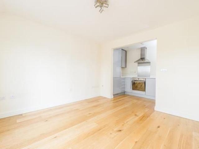 The Lodge, 1 Five Mile Drive, Oxford OX2, 2 bed flat to rent, £1,800 pcm | PrimeLocation