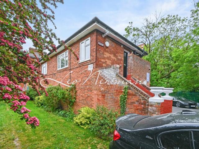 The Lodge, North End Road, Wembley, HA9 2 bed flat to rent £1,850 pcm £427 pw