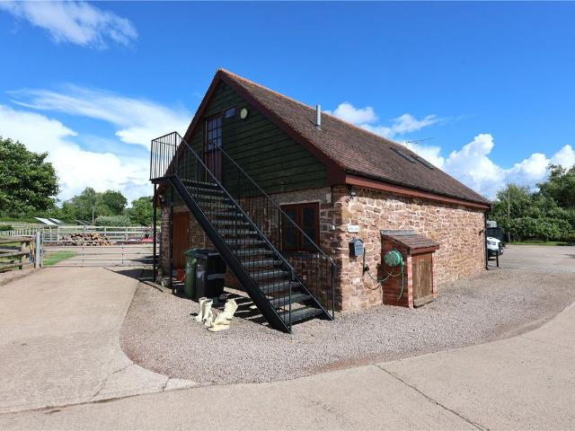 The Loft, Priors Court, Ledbury, Herefordshire HR8, Studio to rent, £600 pcm | PrimeLocation