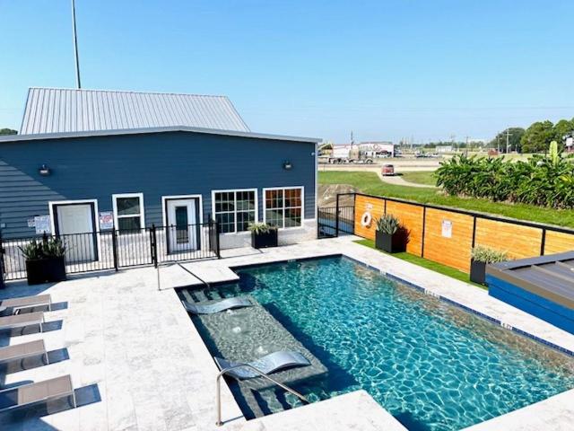The Logan 1 Bedroom Apartment for Rent at 3514 Highway 69 N, Nederland, TX 77627