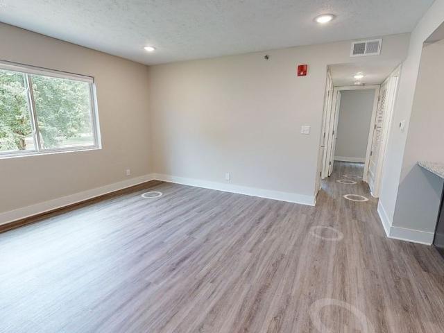 The LOOP 1 Bedroom Apartment for Rent at 4001 Holdrege St, Lincoln, NE 68503 East Campus