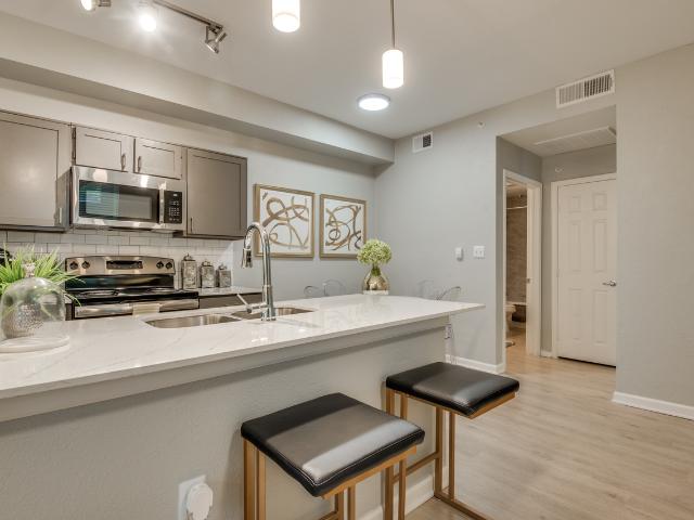 The Loren Apartments 2 Bedroom Apartment for Rent at 5414 Cedar Springs Rd, Dallas, TX 75235