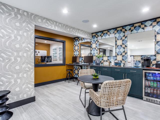 The Loren Apartments 2 Bedroom Apartment for Rent at 5414 Cedar Springs Rd, Dallas, TX 75235