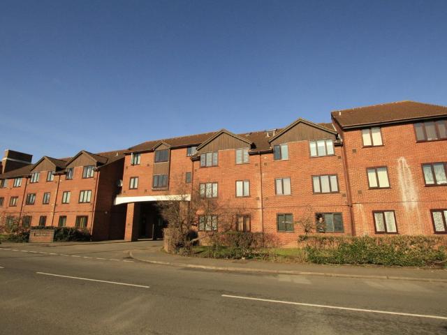 The Lawns, Colnbrook Village SL3, 1 bed flat to rent, £1,100 pcm | PrimeLocation
