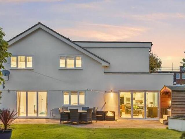 The Lawns, Cheam, 5 Bedroom Detached