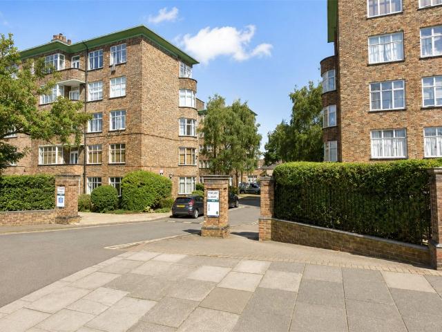 The Lawns, Lee Terrace, Blackheath, London SE3, 3 bed flat to rent, £2,350 pcm | PrimeLocation