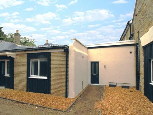 The Laws Mansion Courtyard, High Street, 2 Bedroom Apartment