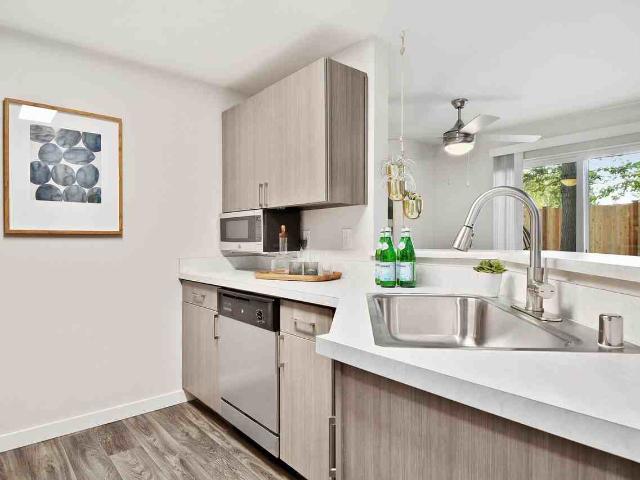 The Lakehouse 2 Bedroom Apartment for Rent at 12115 19th Ave Se, Eastmont, WA 98208 Silver Lake