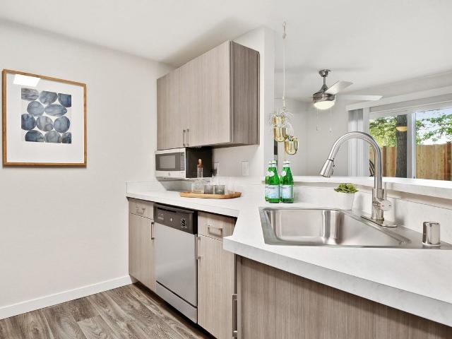 The Lakehouse 2 Bedroom Apartment for Rent at 12115 19th Ave Se, Eastmont, WA 98208 Silver Lake
