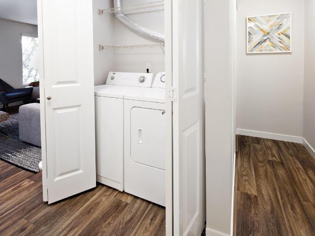 The Lakehouse 2 Bedroom Apartment for Rent at 12115 19th Ave Se, Eastmont, WA 98208 Silver Lake