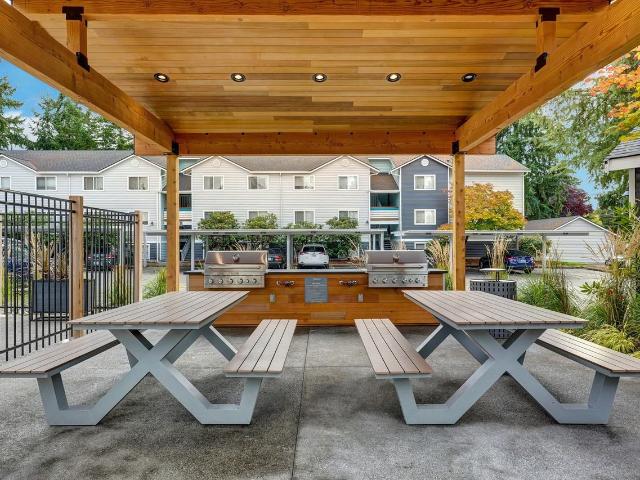 The Lakehouse 3 Bedroom Apartment for Rent at 12115 19th Ave Se, Eastmont, WA 98208 Silver Lake