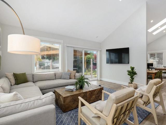 The Lakehouse 3 Bedroom Apartment for Rent at 12115 19th Ave Se, Eastmont, WA 98208 Silver Lake