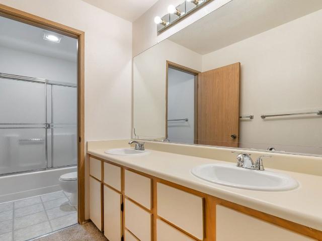 The Lakes 2 Bedroom Apartment for Rent at 18200 Nw Cornell Rd, hillsboro, OR 97006 Triple Creek