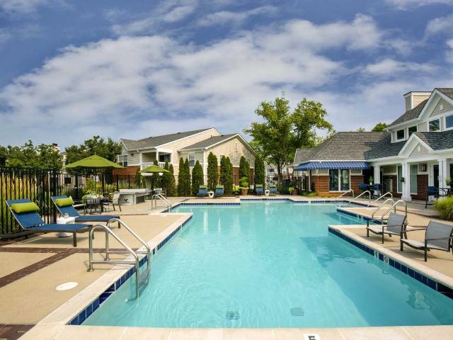 The Lakes Apartments 2 Bedroom Apartment for Rent at 8740 Arborway Ct, Indianapolis, IN 46268 College Park