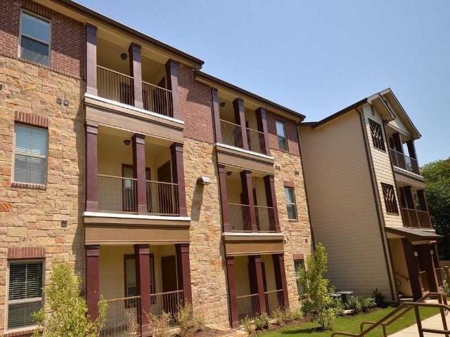 The Lakeshore Apartment Homes 1 Bedroom Apartment for Rent at 300 E Swisher Rd, Lake Dallas, TX 75065