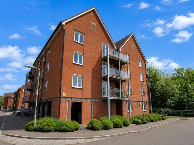 The Lamports, Alton, Hampshire, GU34 2 bed apartment to rent £1,395 pcm £322 pw