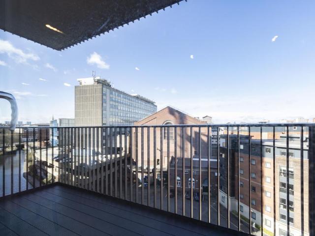 The Lancaster, Snow Hill Wharf. 2 bed apartment to rent £1,600 pcm £369 pw