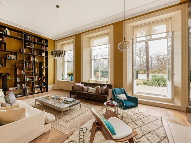 The Lancasters, 75 89 Lancaster Gate. 4 bed flat to rent £19,998 pcm £4,615 pw