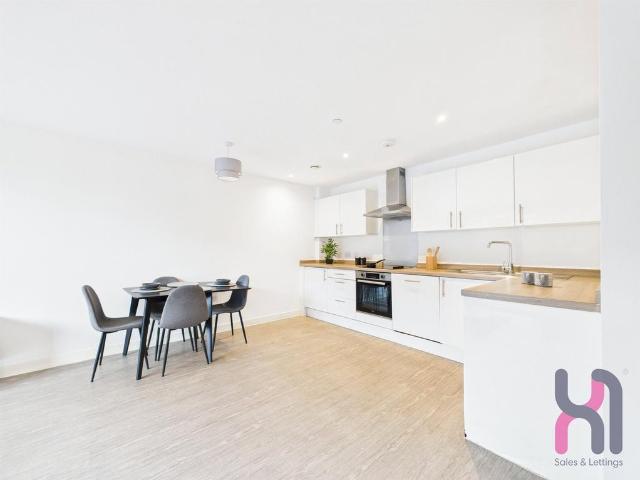 The Landmark, 30 Oldfield Road. 2 bed flat to rent £1,325 pcm £306 pw