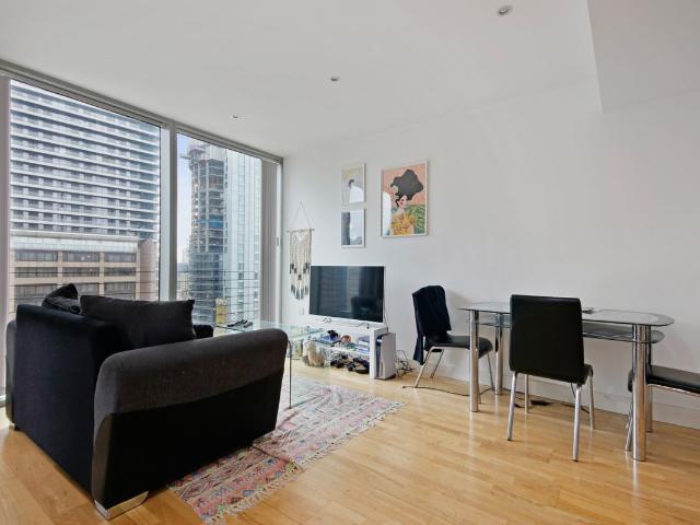 The Landmark, Canary Wharf E14, 1 bed flat to rent, £2,450 pcm | PrimeLocation