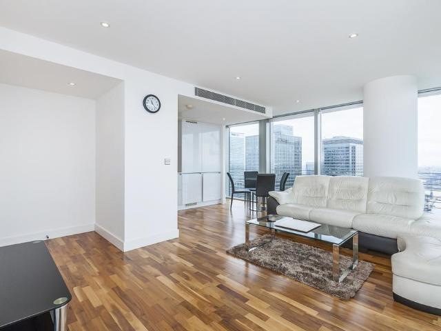 The Landmark, E14 2 bed apartment to rent £3,250 pcm £750 pw