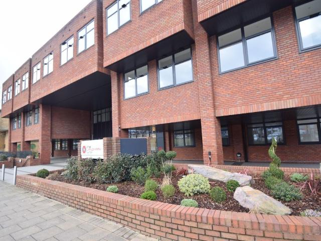 The Landmark, Flowers Way, Luton, Bedfordshire LU1, Studio to rent, £900 pcm | PrimeLocation