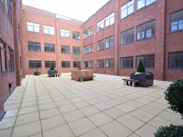 The Landmark, Flowers Way, Luton, Bedfordshire LU1, Studio to rent, £900 pcm | PrimeLocation