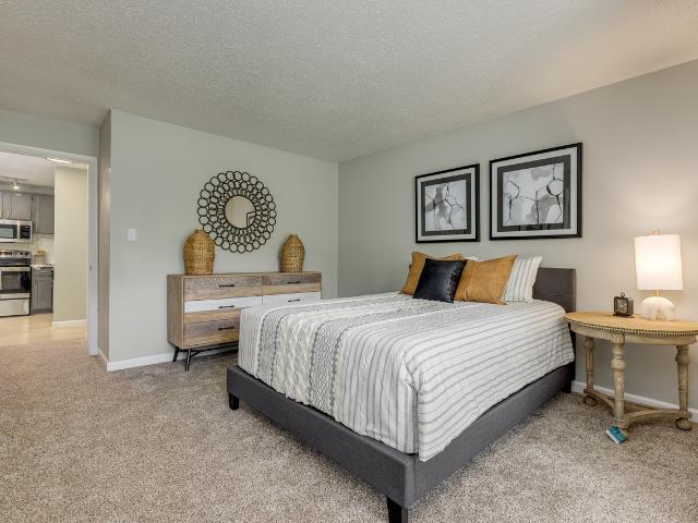 The Landon Apartments 2 Bedroom Apartment for Rent at 8200 Riverbirch Dr, Charlotte, NC 28210 Sterling