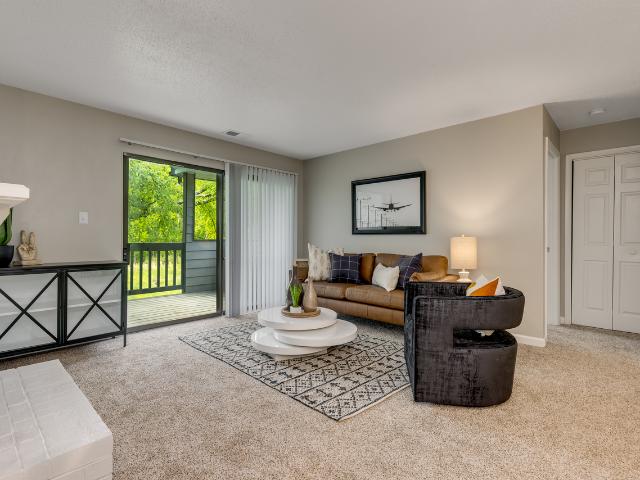 The Landon Apartments 2 Bedroom Apartment for Rent at 8200 Riverbirch Dr, Charlotte, NC 28210 Sterling