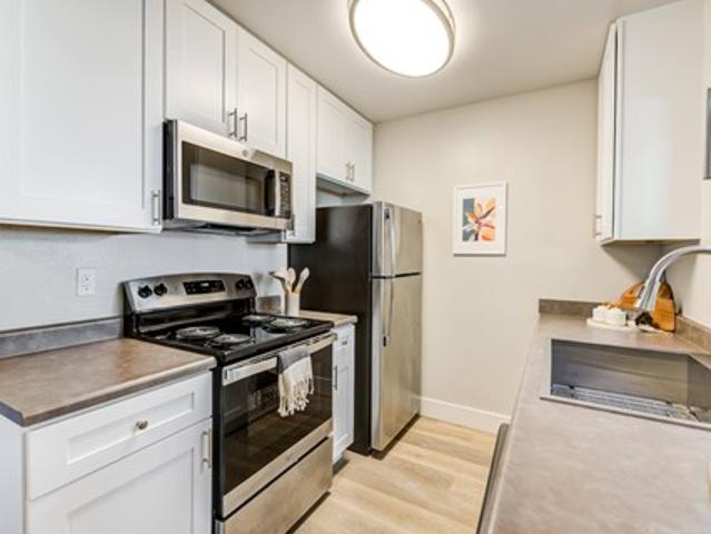 The Landing at Channel Islands 2 Bed 1 Bath Renovated