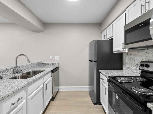The Landing on Emerald Pointe 2 Bedroom Apartment for Rent at 2149 Emerald Pointe Dr, Vestavia Hills, AL 35216
