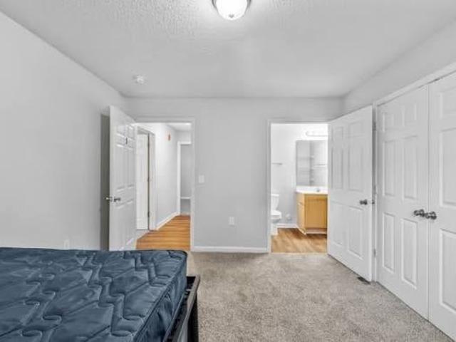 The Landings 3x3 sublease