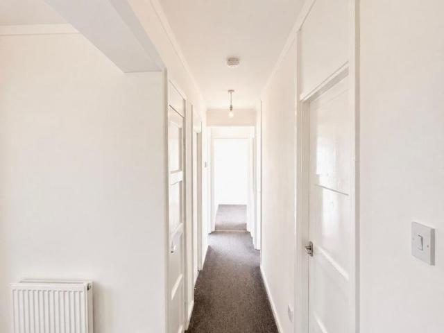 The Lane, Leeds LS9 3 bed flat to rent £1,000 pcm £231 pw