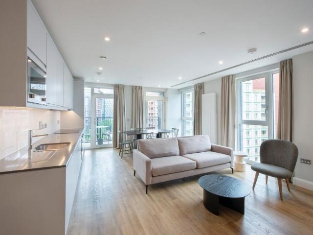 The Lark, Moat Street, London, SW11 3 bed flat to rent £4,515 pcm £1,042 pw
